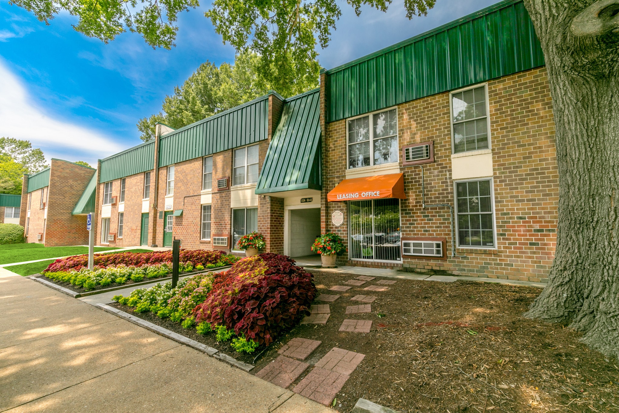 Oakmont North Apartments - 7241 Oakmont Dr Norfolk, VA 23513 ...