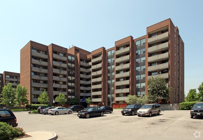 Goldengate Apartments Apartments - 1790 Eglinton Ave E Toronto, ON ...