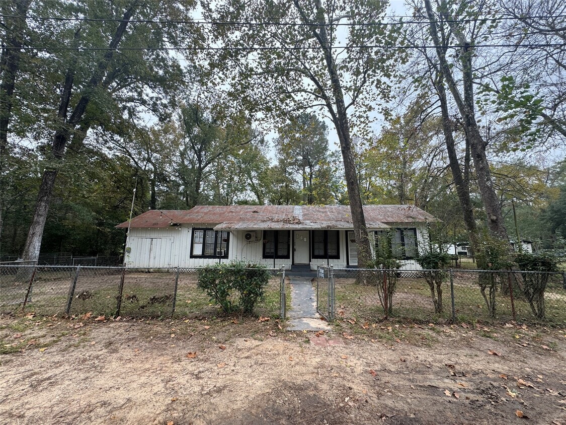 110 Barnard St, Livingston, TX 77351 - House Rental in Livingston, TX ...