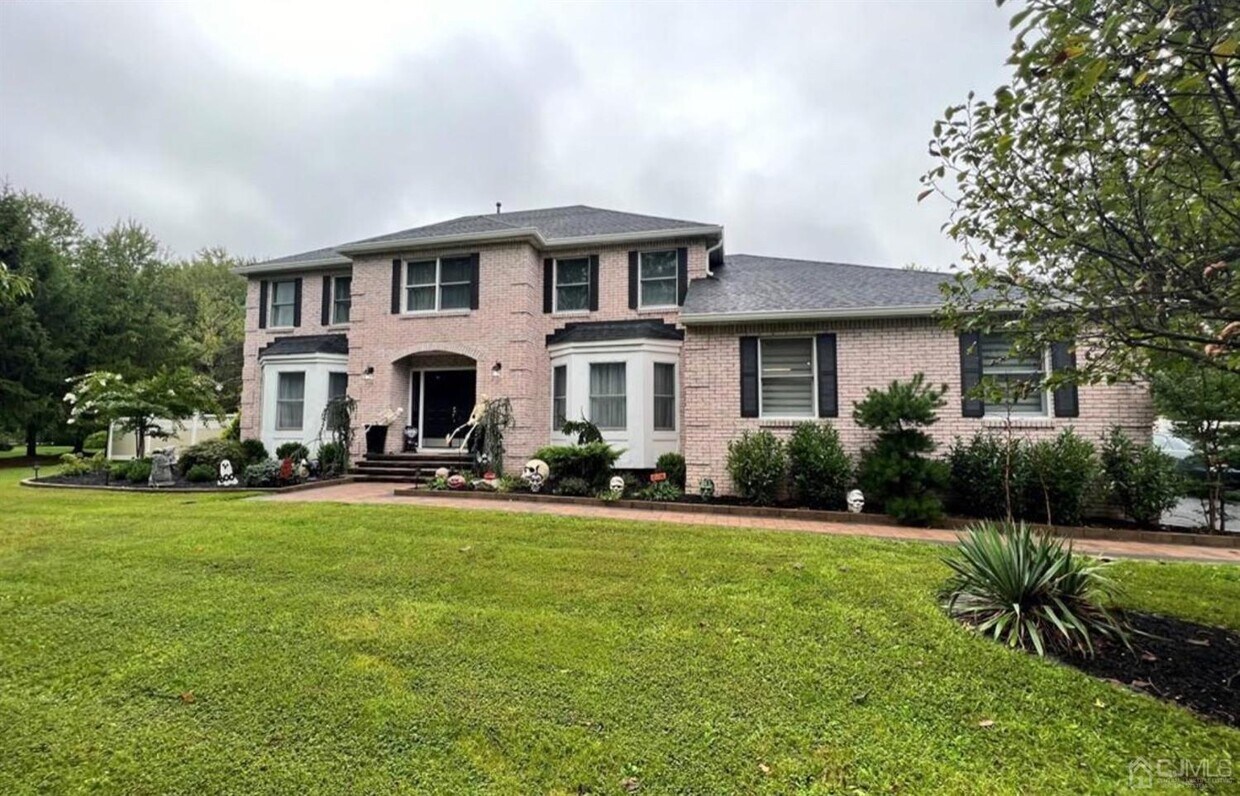 6 Ashley Ct, Monroe Township, NJ 08831 - House Rental in Monroe ...