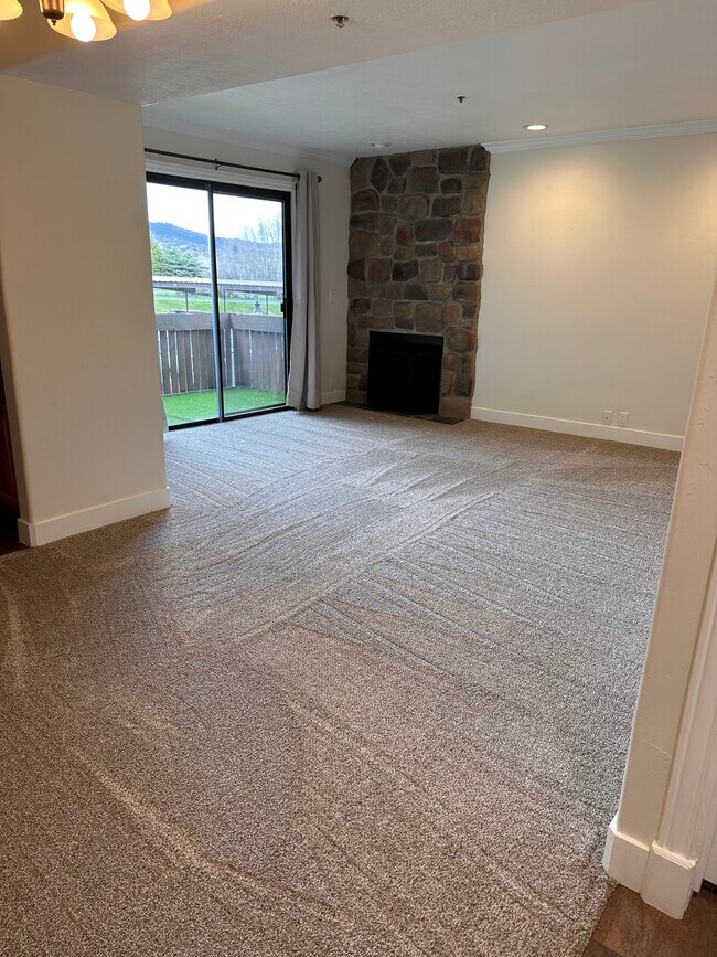 Apartments for Rent with Parking in Silver Summit UT