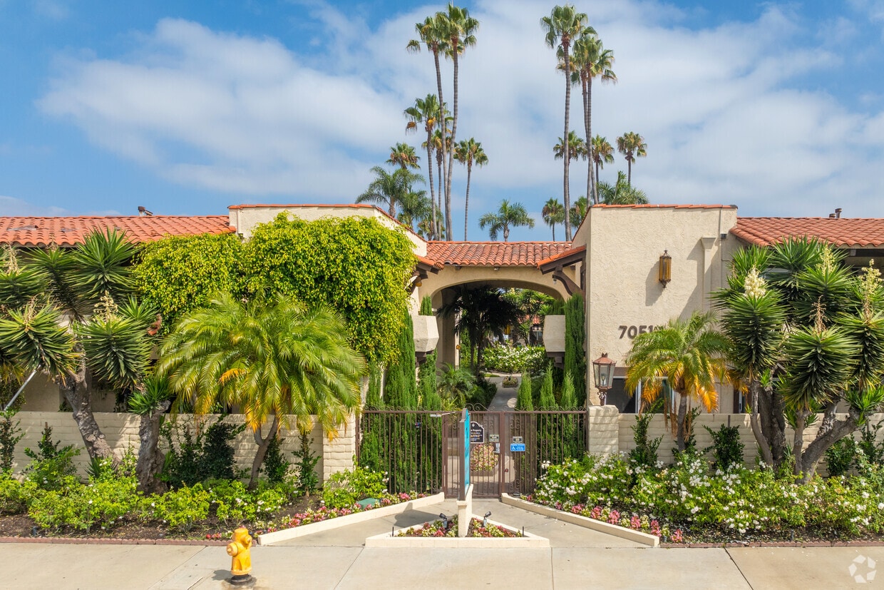 Maddox Appartments - 7051 Maddox Dr Huntington Beach, CA 92647 ...