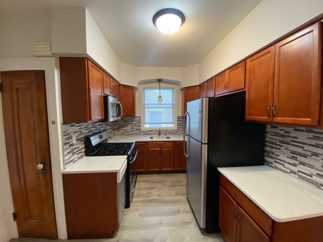 78-52 85th St, Queens, NY 11385 - House Rental in Queens, NY ...