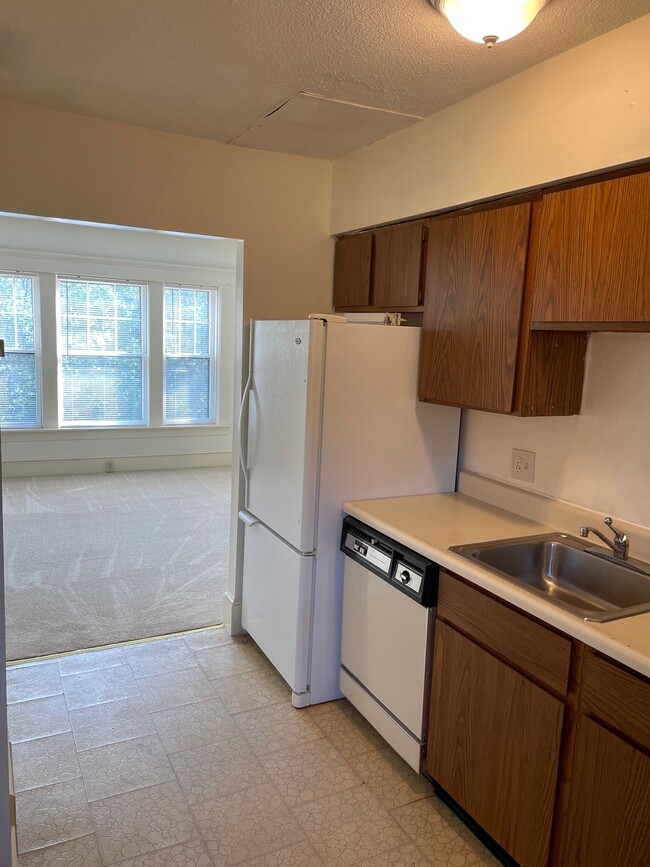 Downtown Springfield Apartments under $1,100 - Springfield, MA ...