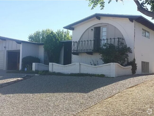 Indian Ridge Apartments for Rent with Hardwood Floors - Albuquerque, NM ...