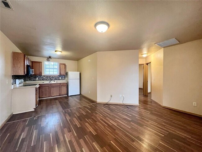 405 Sisters Ave Unit 202, Springdale, AR 72764 - Room for Rent in ...