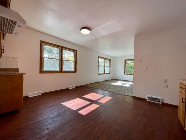 1210-1212 Wayne Rd Unit 1210, West Bend, WI 53090 - Apartment for Rent ...