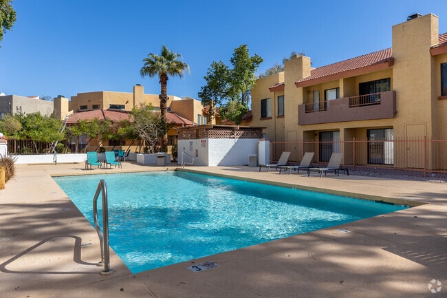 La Mariposa Villas Apartments for Rent with a Swimming Pool - Mesa, AZ ...