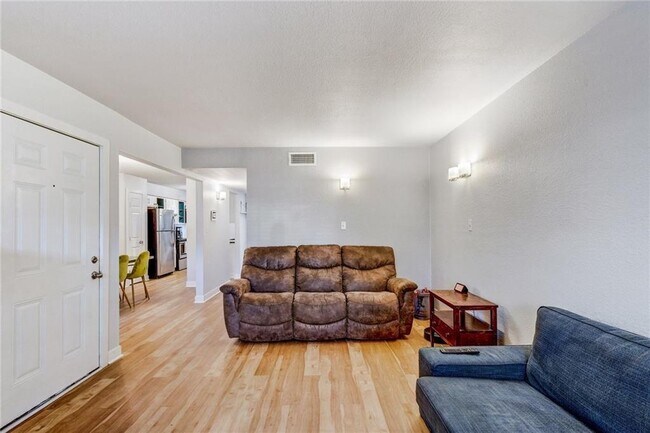 1711 Timber Ridge Dr, Austin, TX 78741 - Townhome Rentals in Austin TX ...