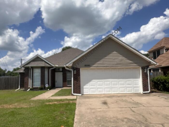 10501 Willow Ridge Dr, Midwest City, OK 73130 - House Rental in Midwest ...