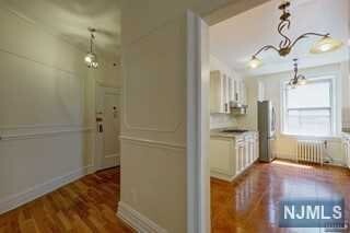 755 Anderson Ave Unit 5 M, Cliffside Park, NJ 07010 - Room for Rent in ...