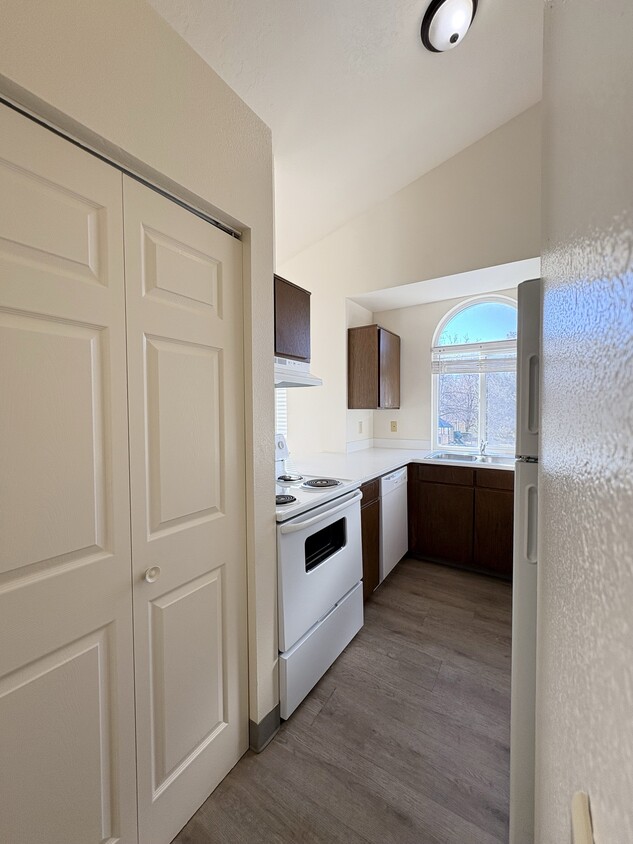 Country Crossing Apartments - 684 W 800 N Clinton, UT 84015 ...