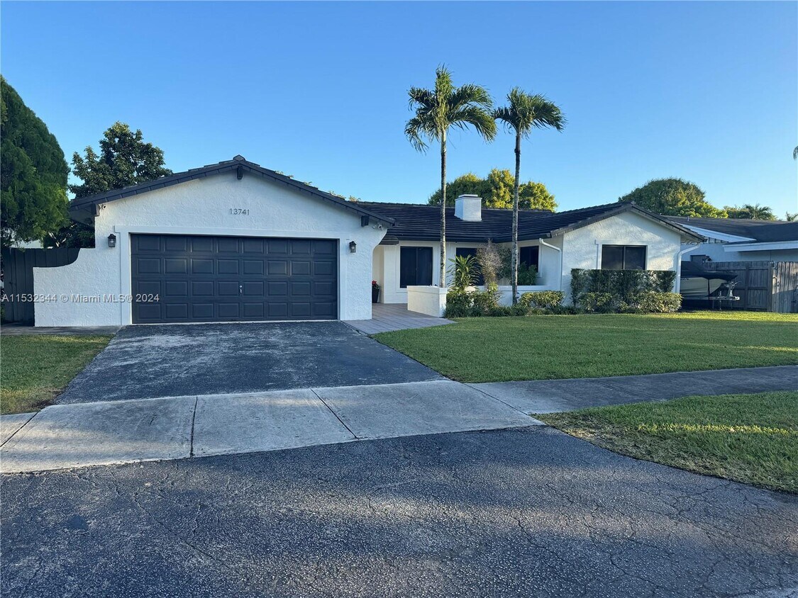 13741 SW 109th St, Miami, FL 33186 - House Rental in Miami, FL ...