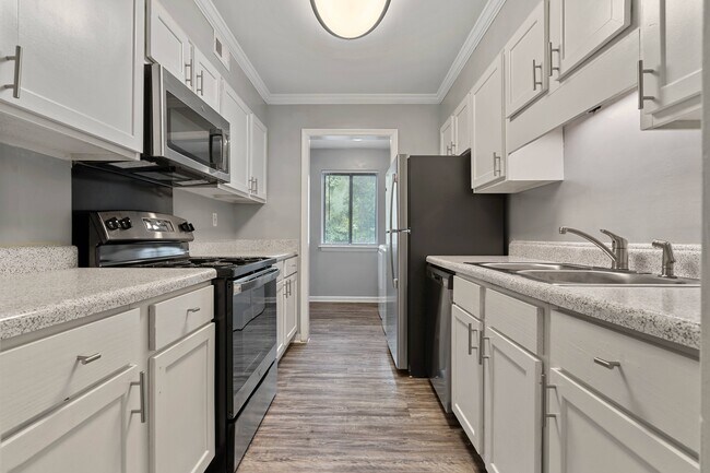 Yester Oaks Apartments - 100 Yester Oaks Way E Greensboro, NC ...