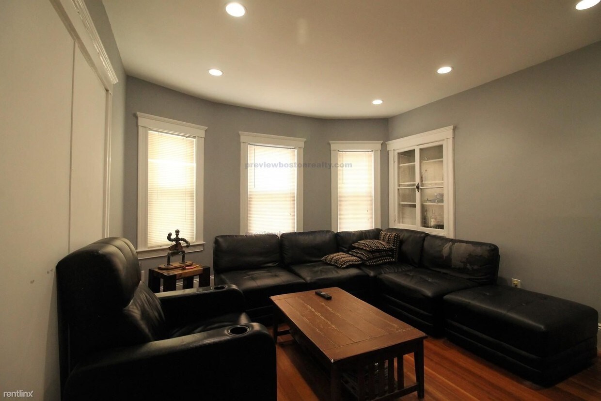 18 Hunnewell Ave Unit Apt RM2, Brighton, MA 02135 - Condo for Rent in ...