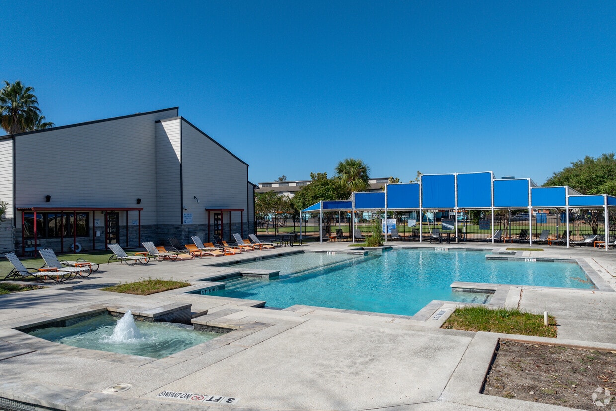 Residences at the Med - 2111 Holly Hall St Houston, TX 77054 ...