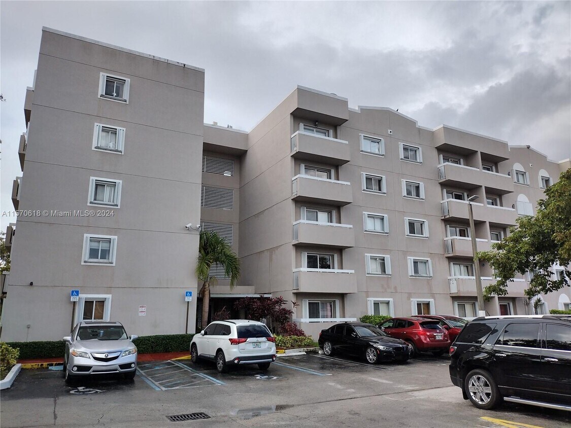 600 NW 32nd Pl Unit 212, Miami, FL 33125 - Condo for Rent in Miami, FL ...