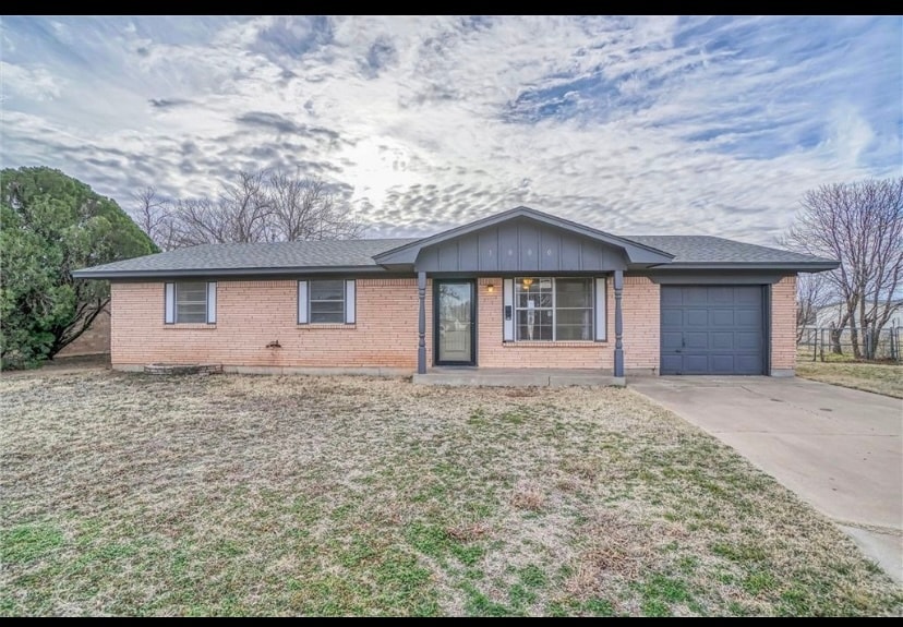 1000 Burns St, Altus, OK 73521 - House Rental in Altus, OK | Apartments.com