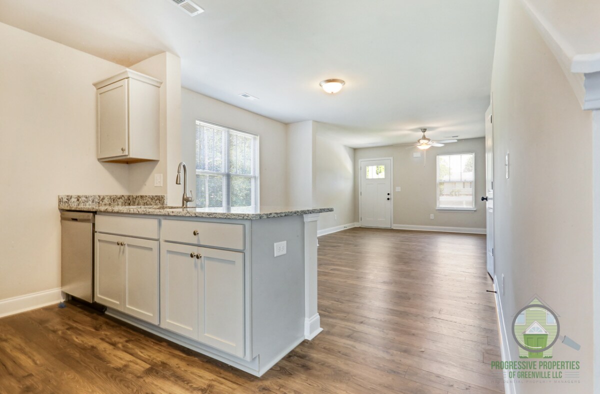 111 Sitton Dr, Easley, SC 29640 - Townhome Rentals in Easley SC ...