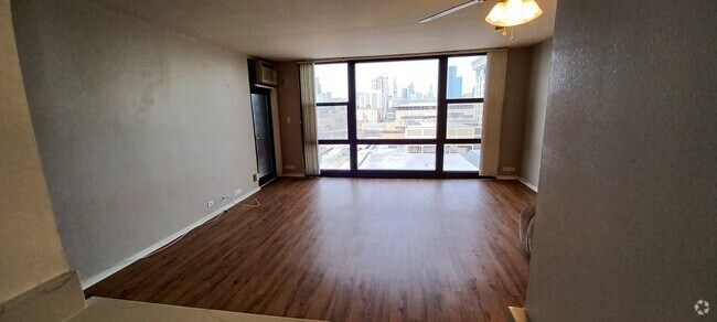 South Commons Apartments for Rent with a Garage - Chicago, IL - 3 ...
