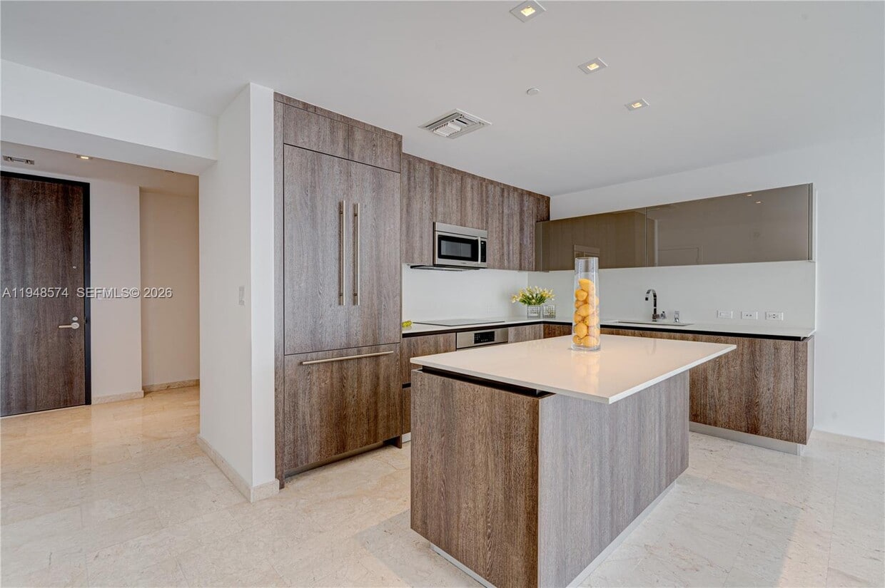 88 SW 7Th St Unit 1110, Miami, FL 33130 - Condo for Rent in Miami, FL ...