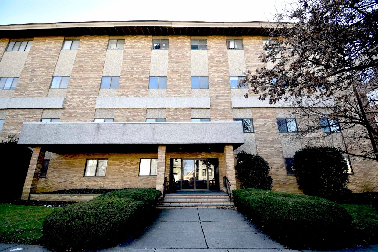 86 W 33rd St Unit 103 Bayonne Nj 07002 Condo For Rent In Bayonne