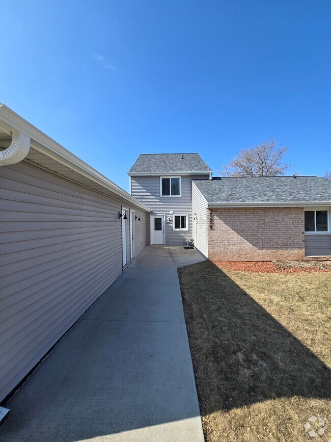 Pheasant Run East Apartments under $900 - Green Bay, WI - Updated Today ...