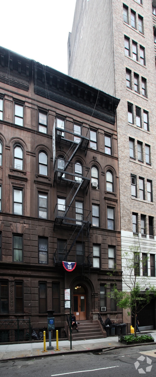 360 W 45th St, New York, NY 10036 Apartments - New York, NY ...