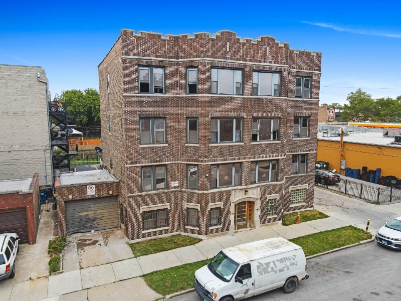 1619 E 70th St Unit 3, Chicago, IL 60649 | Apartments.com