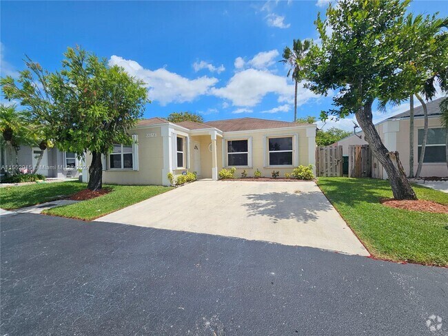 Lakes by the Bay Amber Apartments for Rent - Cutler Bay, FL - 14 ...