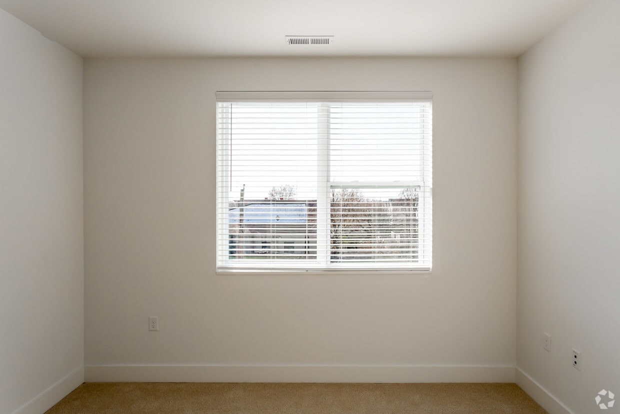 Poste Apartments - 739 E McMillan St Cincinnati, OH 45206 | Apartments.com
