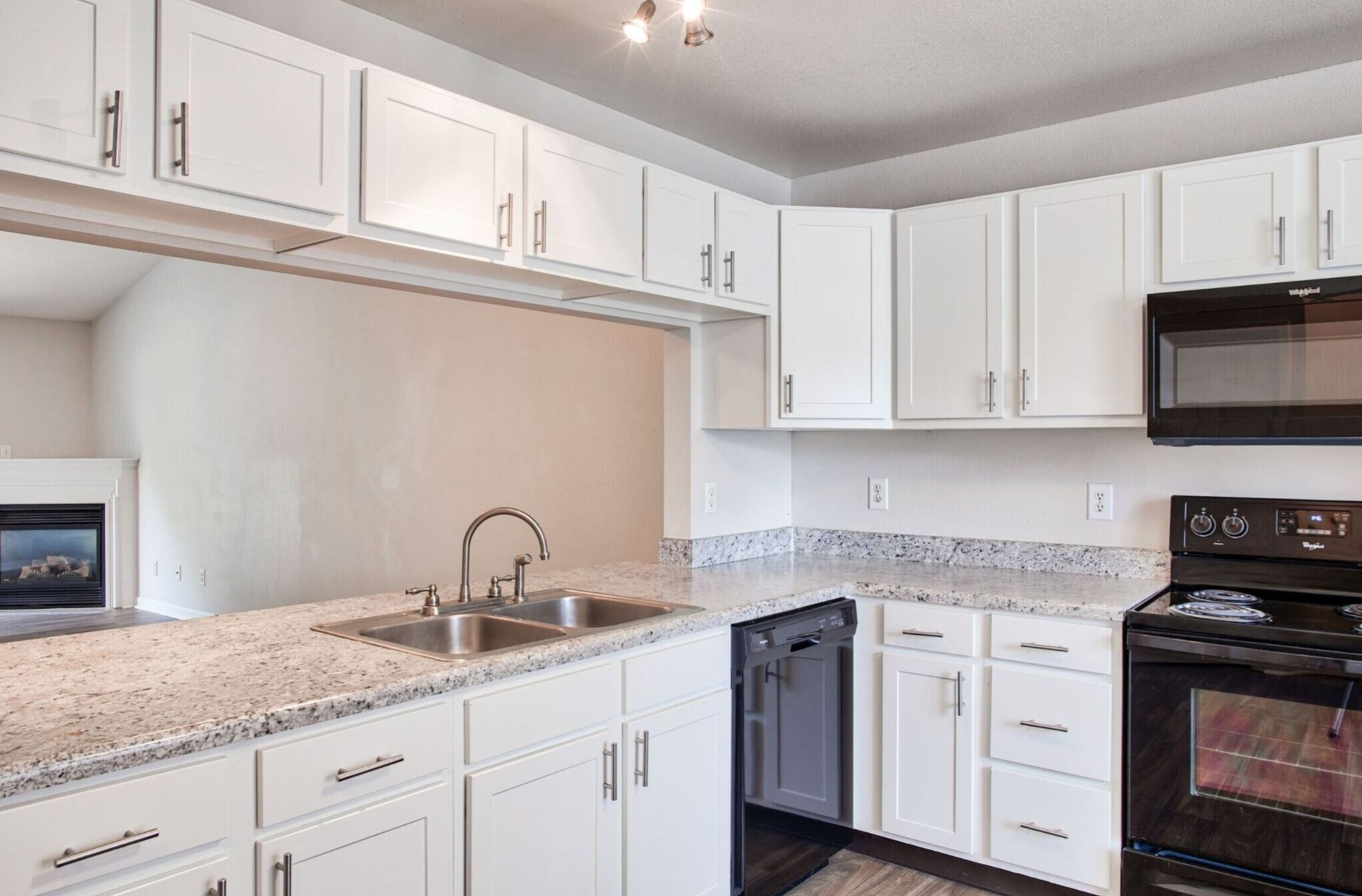 Washington Quarters Apartments - 40 Capitol Dr Avon, IN 46123 ...