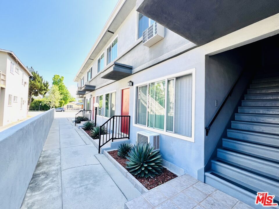 11749 Riverside Dr Unit 5, Los Angeles, CA 91607 - Condo for Rent in ...