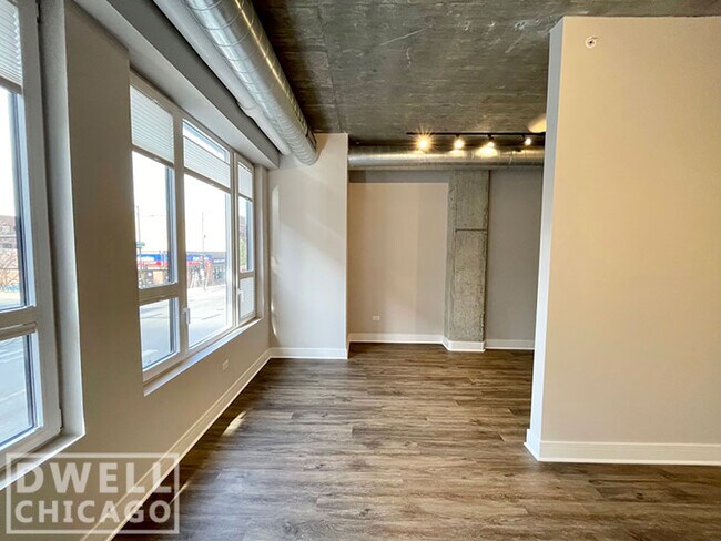 3033 N Broadway St, Chicago, IL 60657 - Apartments in Chicago, IL ...