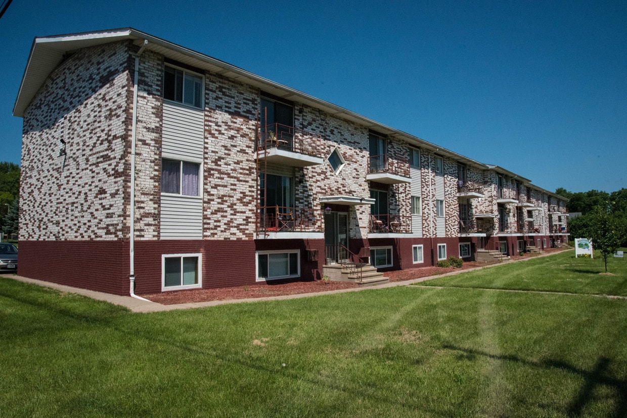 The Malory Apartments - 1601 30th St Nw Cedar Rapids, IA 52405 ...