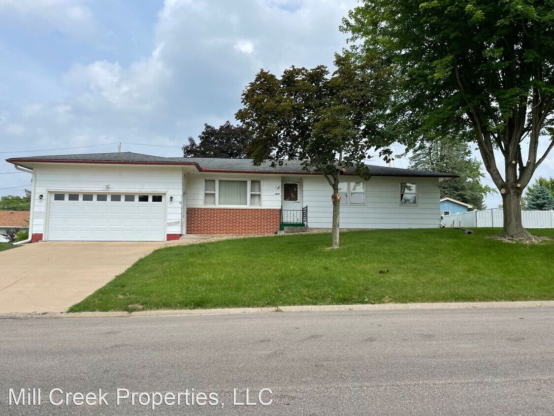3827 Eagle Heights Dr, Clinton, IA 52732 - House Rental in Clinton, IA ...