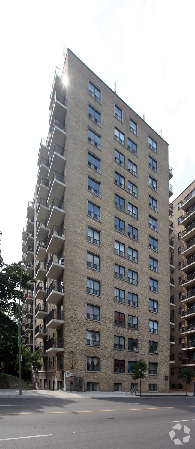 Park Terraces North & South Apartments - 3000 Yonge St Toronto, ON ...