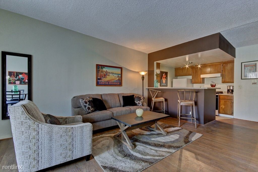 6727 10th Ave, Los Angeles, CA 90043 - Condo for Rent in Los Angeles ...