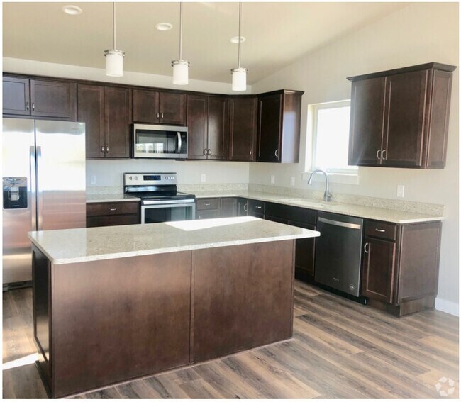 Vistas at Greenwood Hills Apartments for Rent with a Walk-In Closet ...