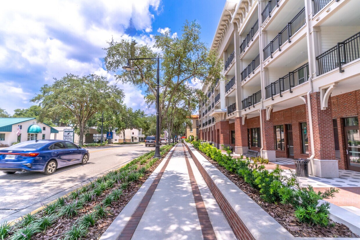 Deland Commons - 129 E Voorhis Deland, FL 32724 | Apartments.com