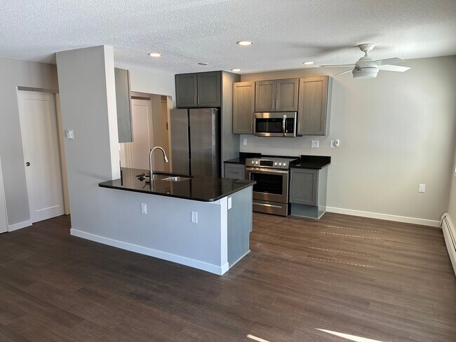 2052 7th Ave E, Saint Paul, MN 55109 - 2052 7th Ave E Saint Paul, MN ...