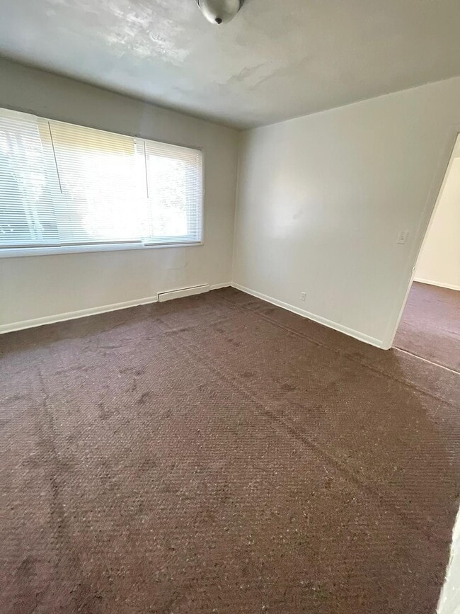 8023 W Thurston Ave Unit 4, Milwaukee, WI 53218 - Room for Rent in Milwaukee, WI | Apartments.com