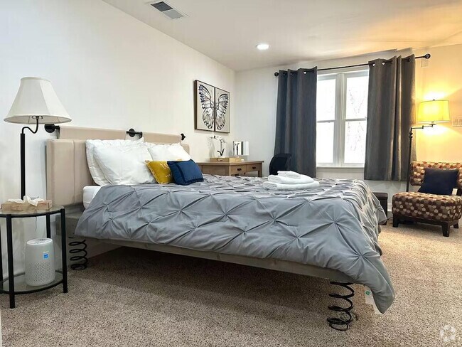 Springhill Forest Apartments for Rent with Hardwood Floors - Chapel ...