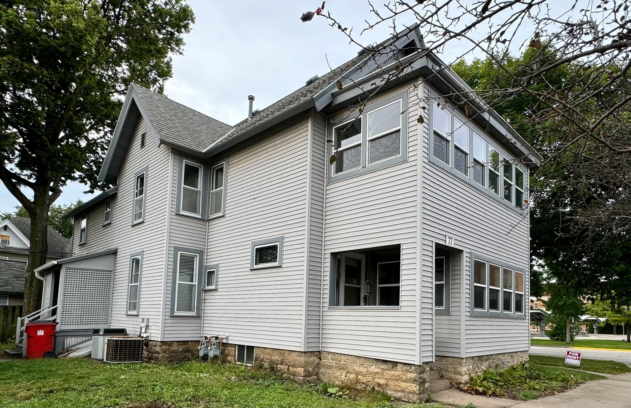 77 W Howard St Unit 77 W. Howard Street up, Winona, MN 55987 - 77 W ...