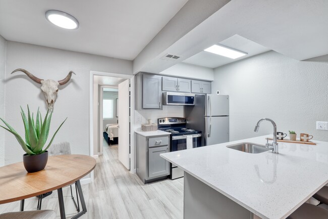 The Argyle Apartments - 1335 Silverado Dr Houston, TX | Apartments.com