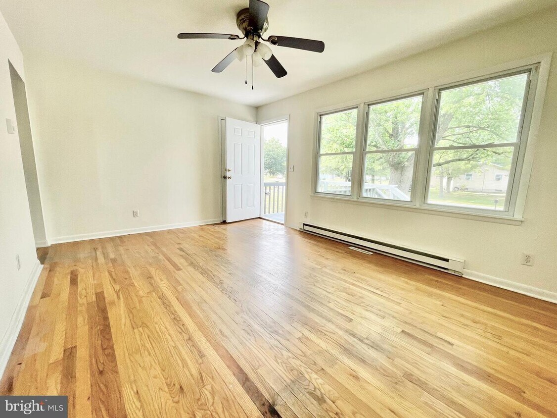 10 Lee Cir, Dover, DE 19904 - House Rental in Dover, DE | Apartments.com