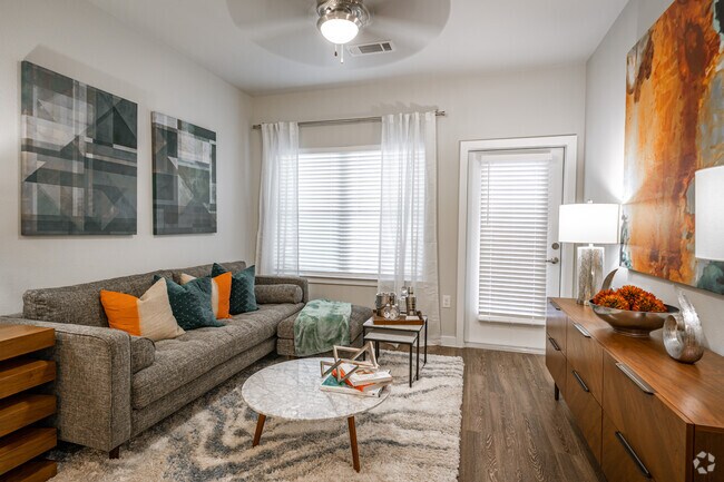 Smart Living Heights - Apartments in Houston, TX | Apartments.com