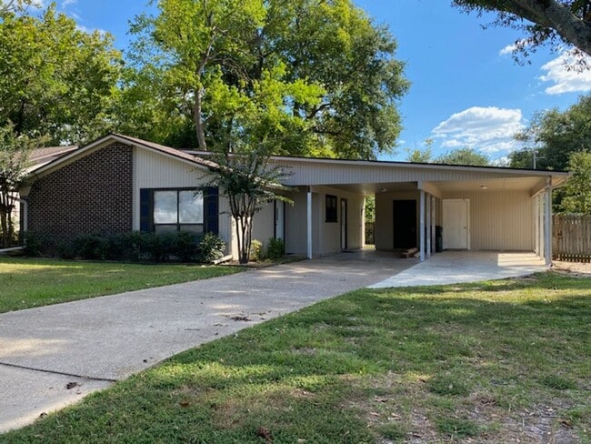 Apartments For Rent Near The University of Texas, Tyler - Tyler, TX