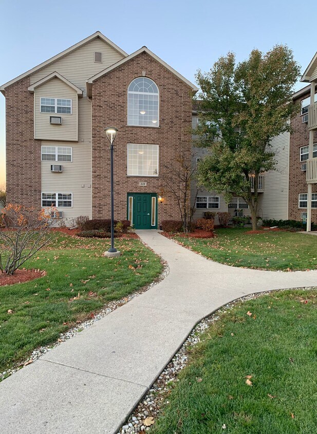 510 Cunat Blvd Unit 2C, Richmond, IL 60071 - Condo for Rent in Richmond ...