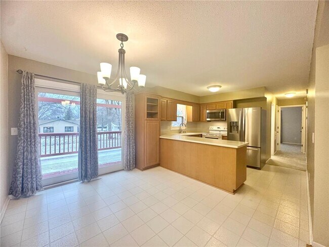 2563 Woodale Dr, Mounds View, MN 55112 - House Rental in Mounds View ...